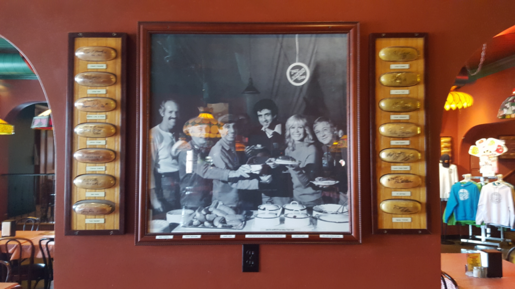 Tony Packo’s Cafe – THE OFFBEAT PATH