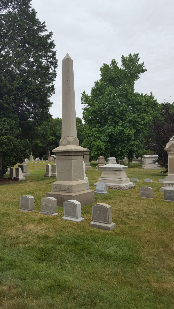 H. P. Lovecraft’s Grave – THE OFFBEAT PATH